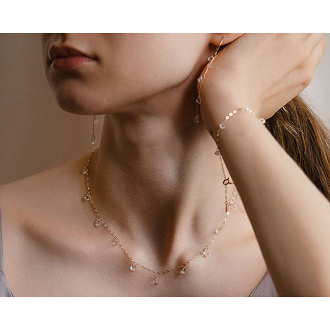 NATURALI JEWELRY(ナチュラリ ジュエリ)｜K10 ミルキーウェイイヤーカフ（片耳用）/ゴールド の通販｜ELLESHOP・(エル・ショップ)