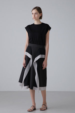 ADORE(アドーア)｜クリアストライプスカート/ブラック の通販｜ELLESHOP・(エル・ショップ)